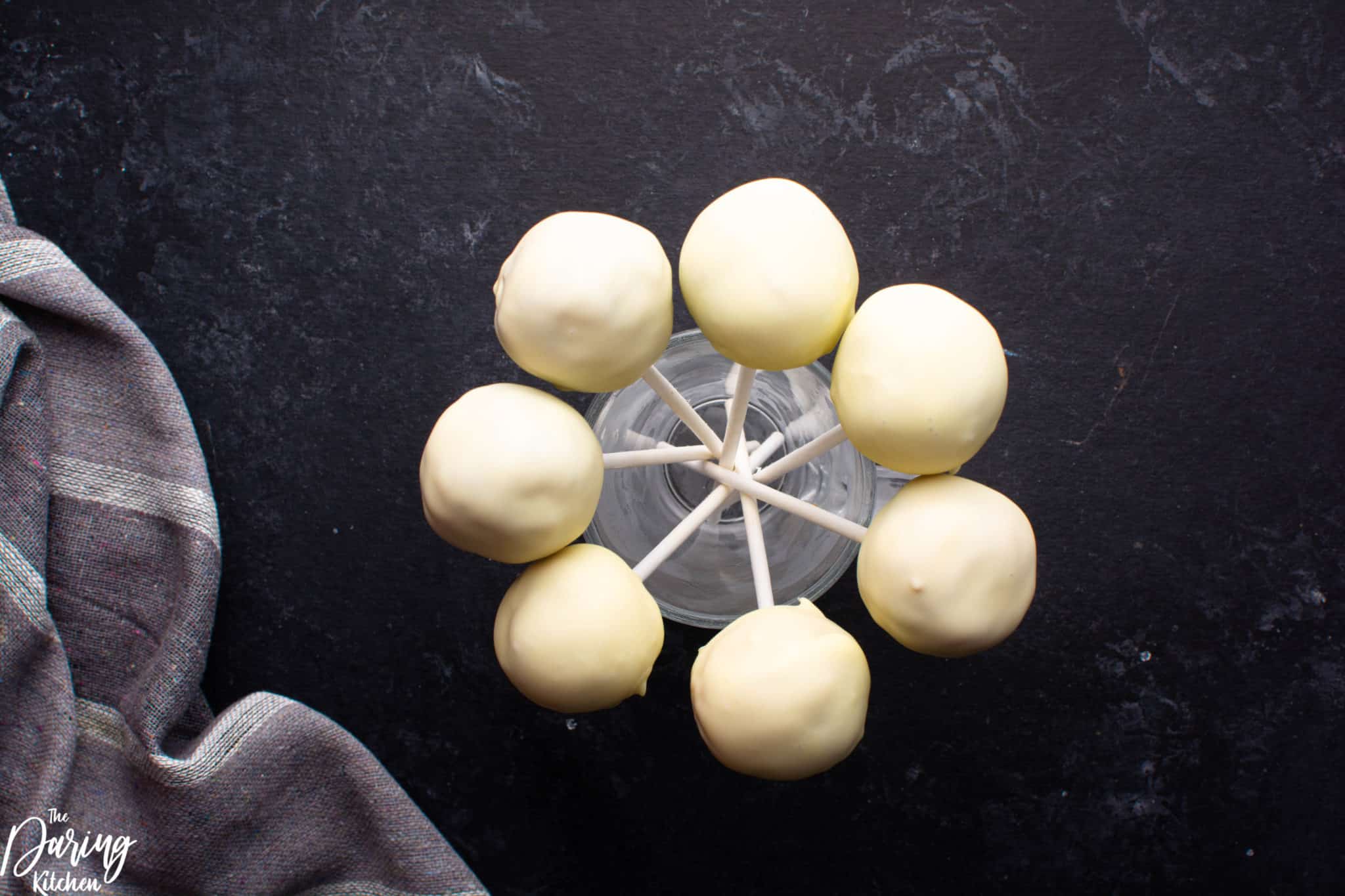 Eyeball Cake Pops {Halloween} - Daring Kitchen